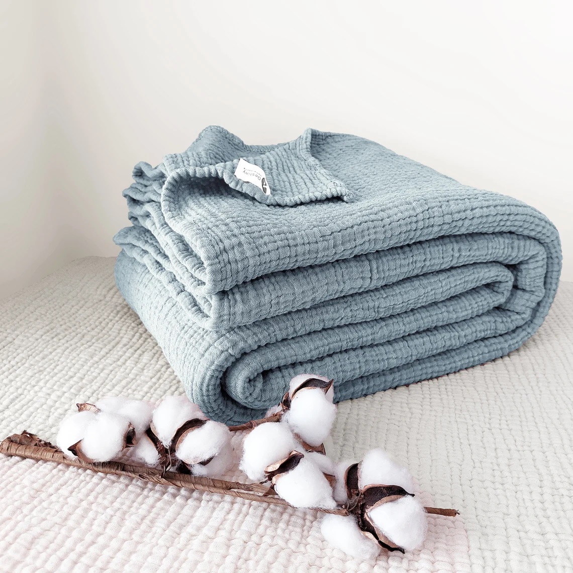 Hawaii blue blanket with two pillowcases | Aseel